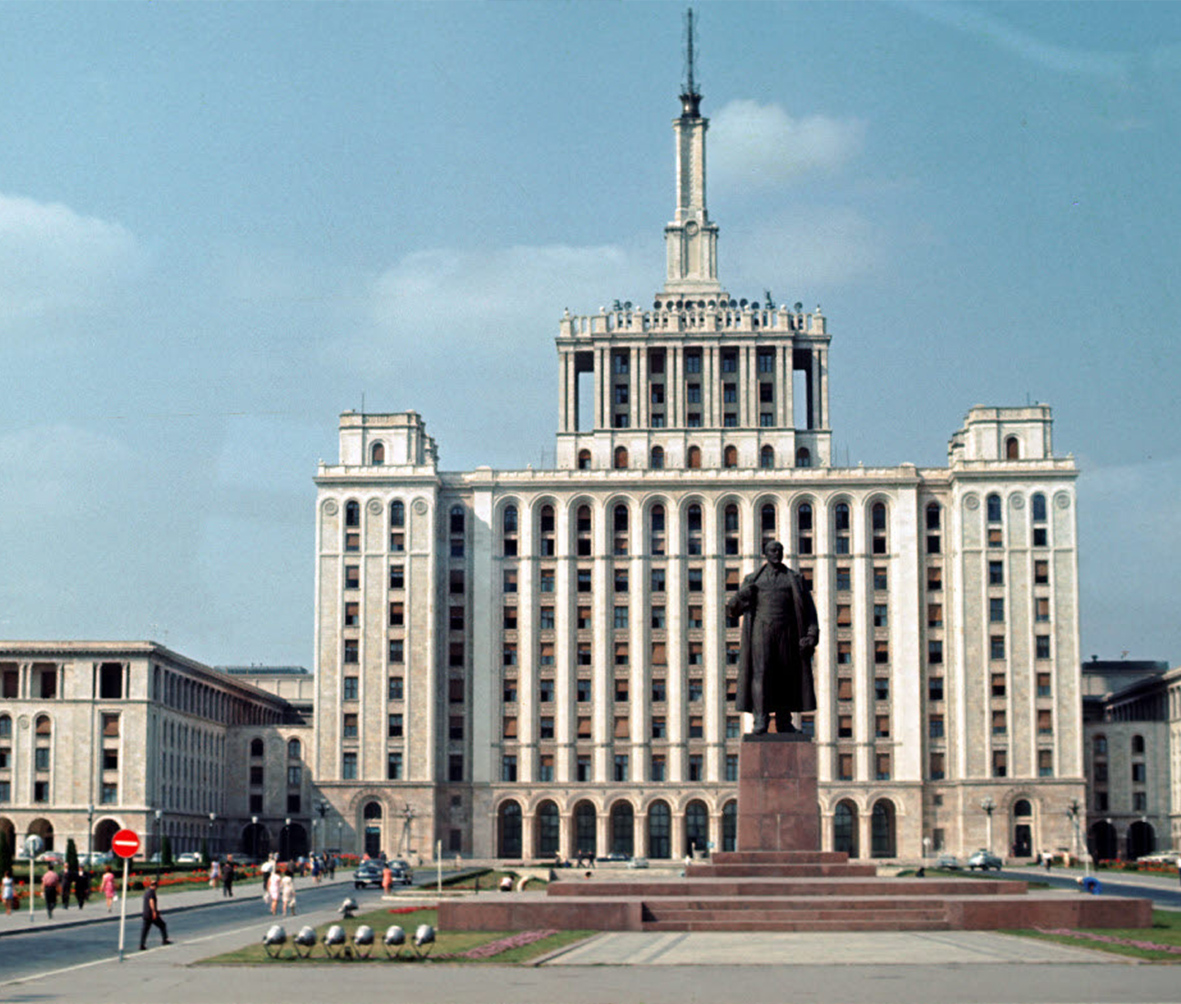 Bucharest Communist Tour – Opendoortravel
